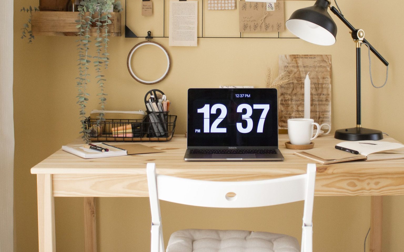 7 Desk Transformation Tips-Becomes New Again